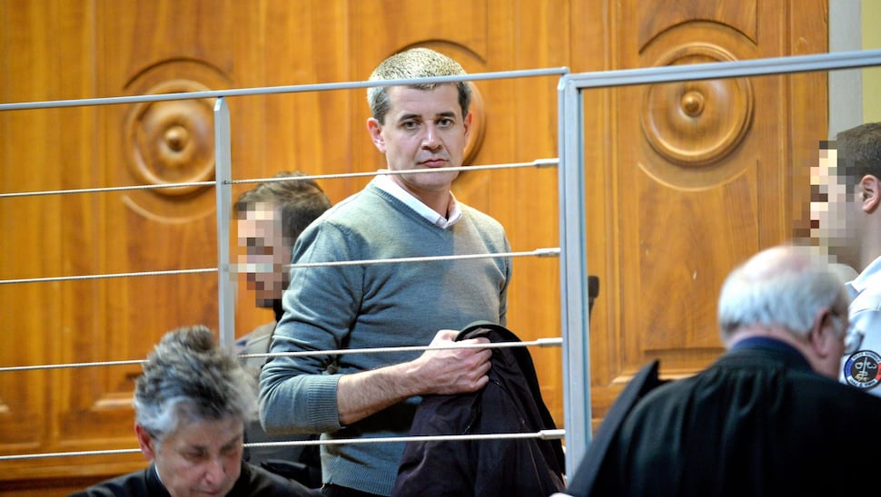 27 ans de prison pour l'homme qui avait si peur de sa mère qu'il ...